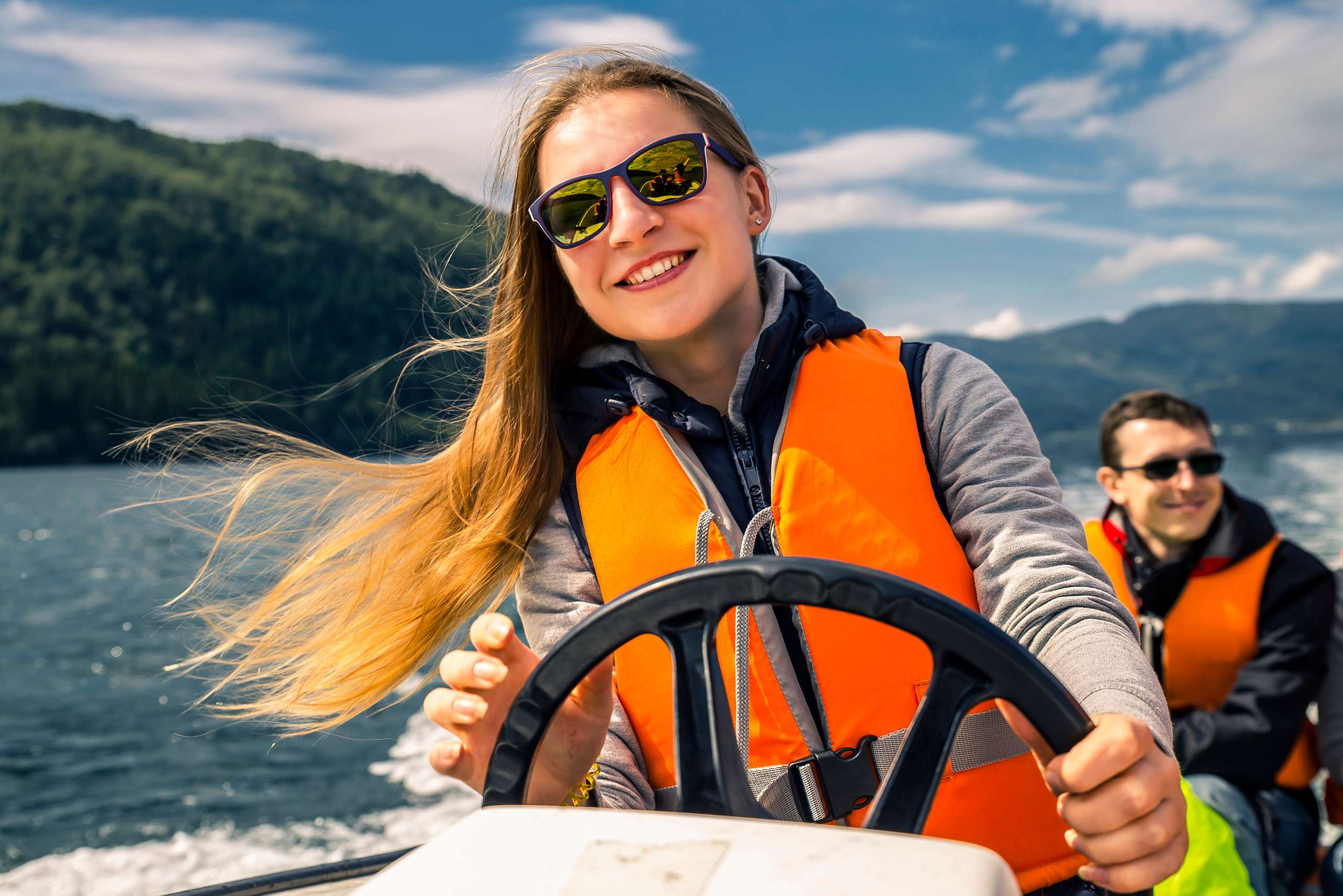 4 Types of Boat Engines: Knowing the Difference | ilearntoboat