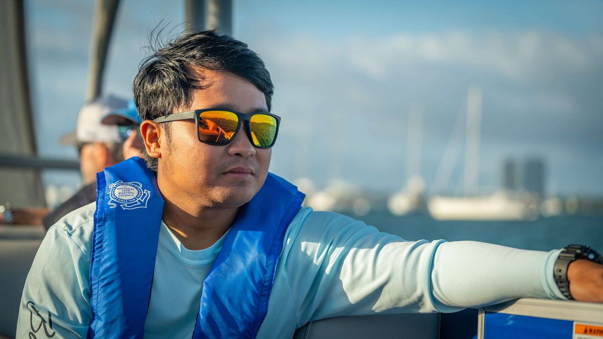 How Should a Life Jacket Fit? A Guide | ilearntoboat