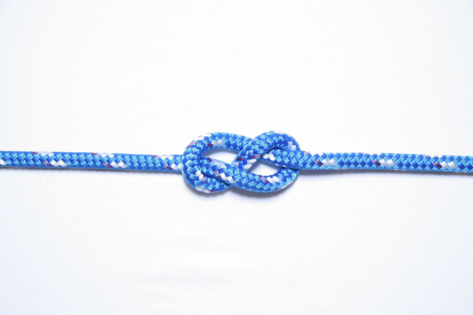 How to Tie a Boat Knot for Beginners | ilearntoboat