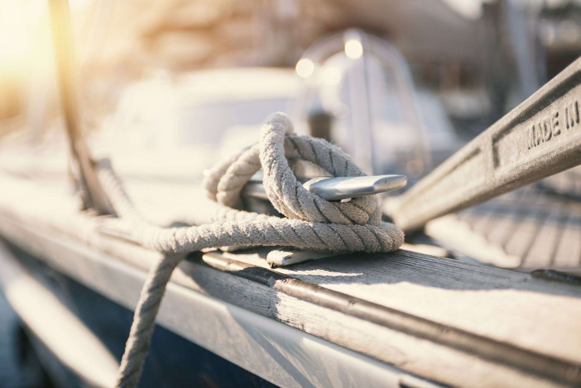 How to Tie a Boat Knot for Beginners | ilearntoboat