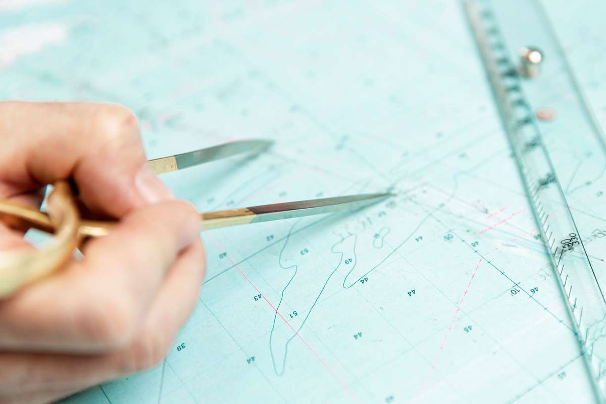 How to Read Marine Navigation Charts | ilearntoboat