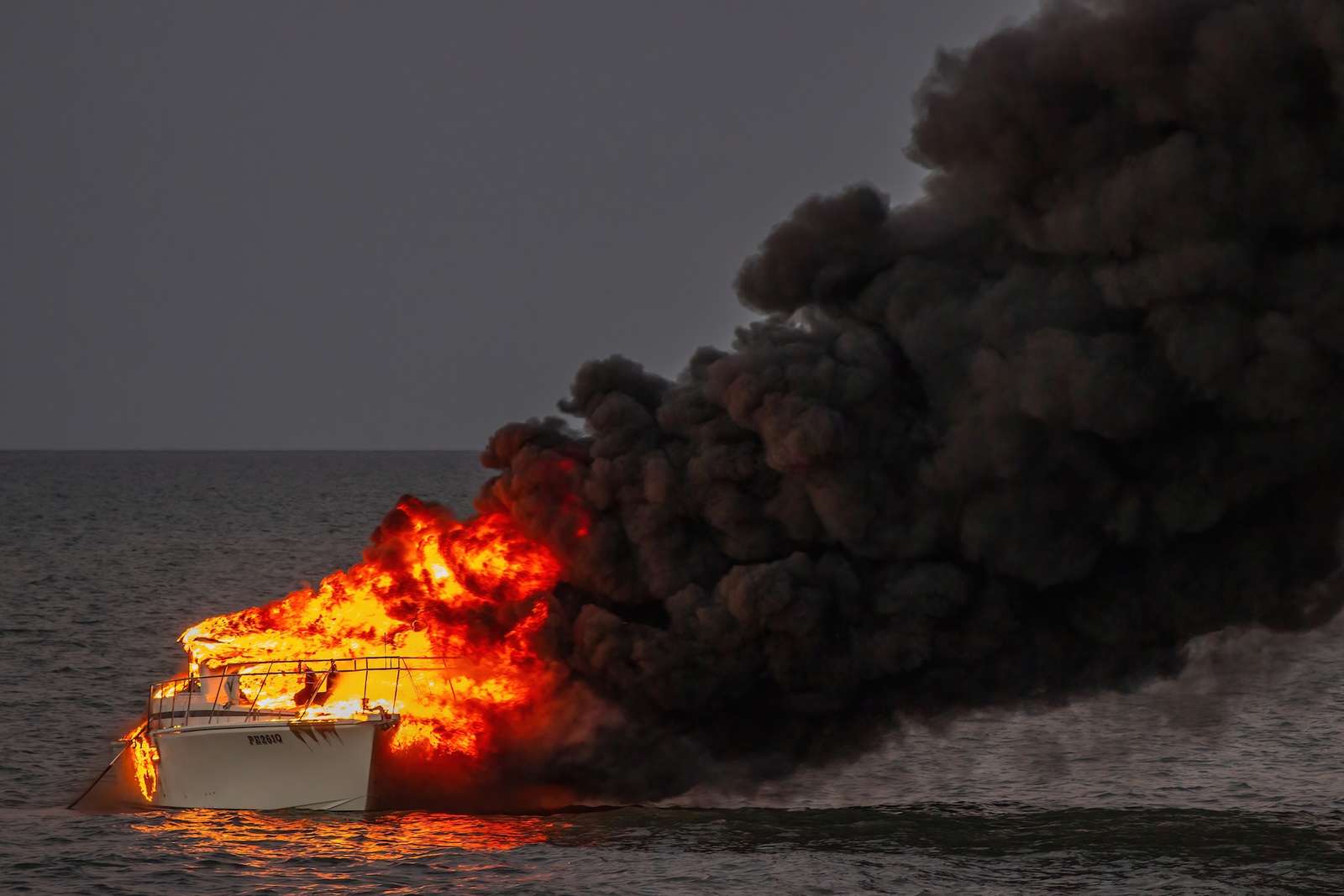 What to Do If a Boat Fire Happens | ilearntoboat