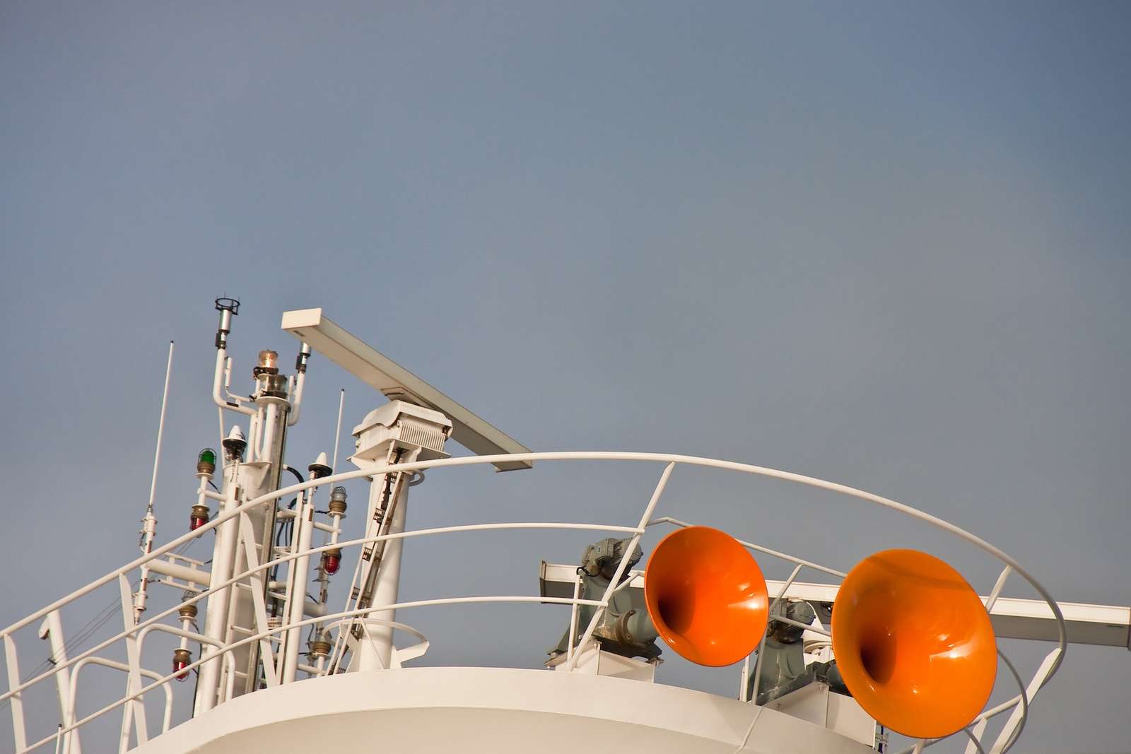All About Boat Horn Sounds | ilearntoboat