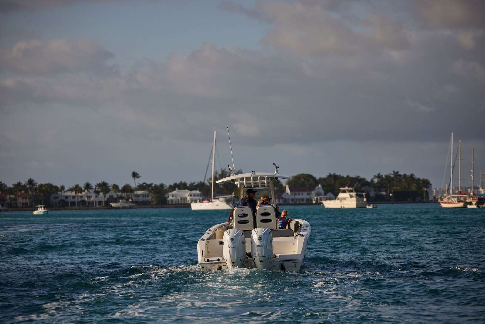What Are the Boating Right of Way Rules? | ilearntoboat
